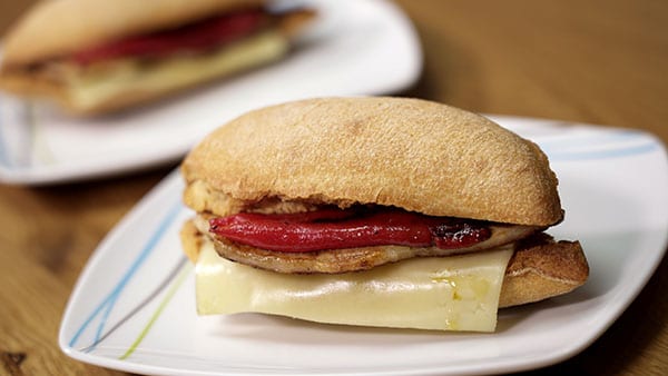 Montadito de lomo con pimientos - Cocina Casera y Facil